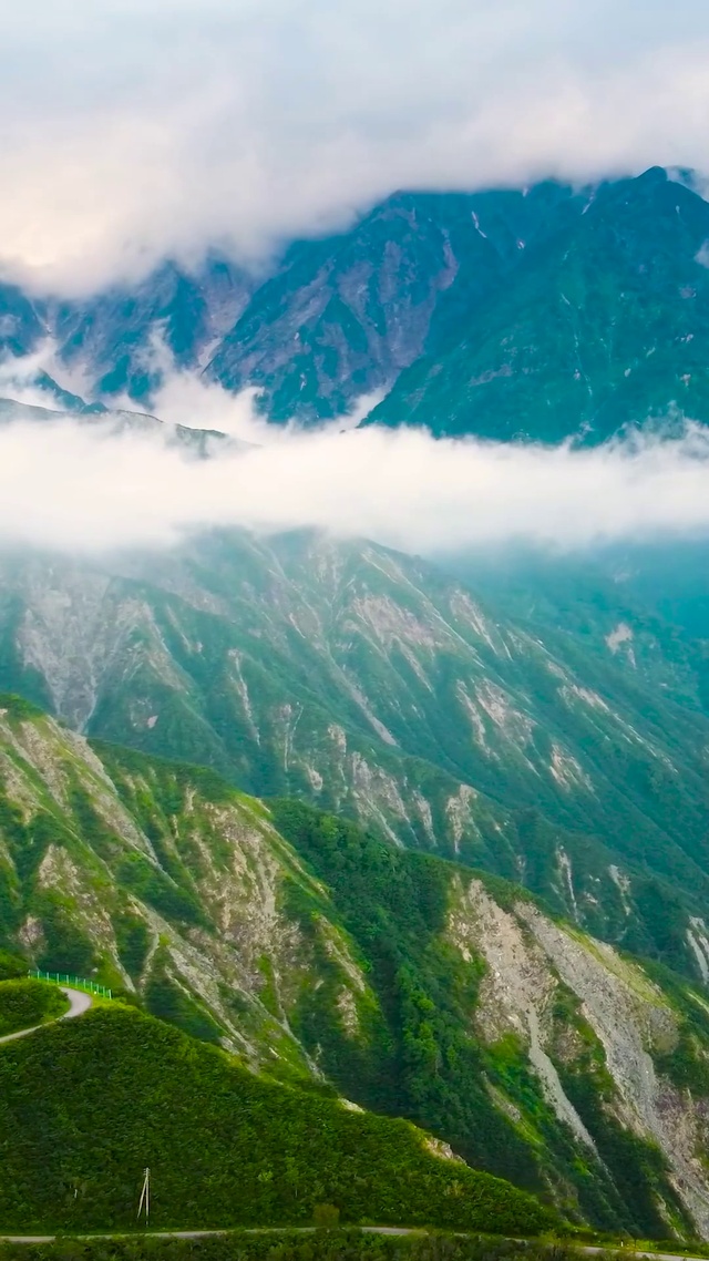 航拍唯美高山云雾(风景手机动态壁纸) - 风景手机壁纸下载 - 元气壁纸