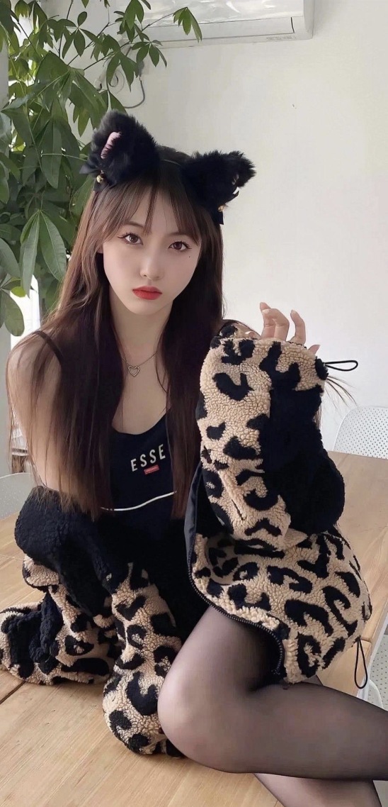 性感小野猫美女手机静态壁纸 美女手机壁纸下载 元气壁纸